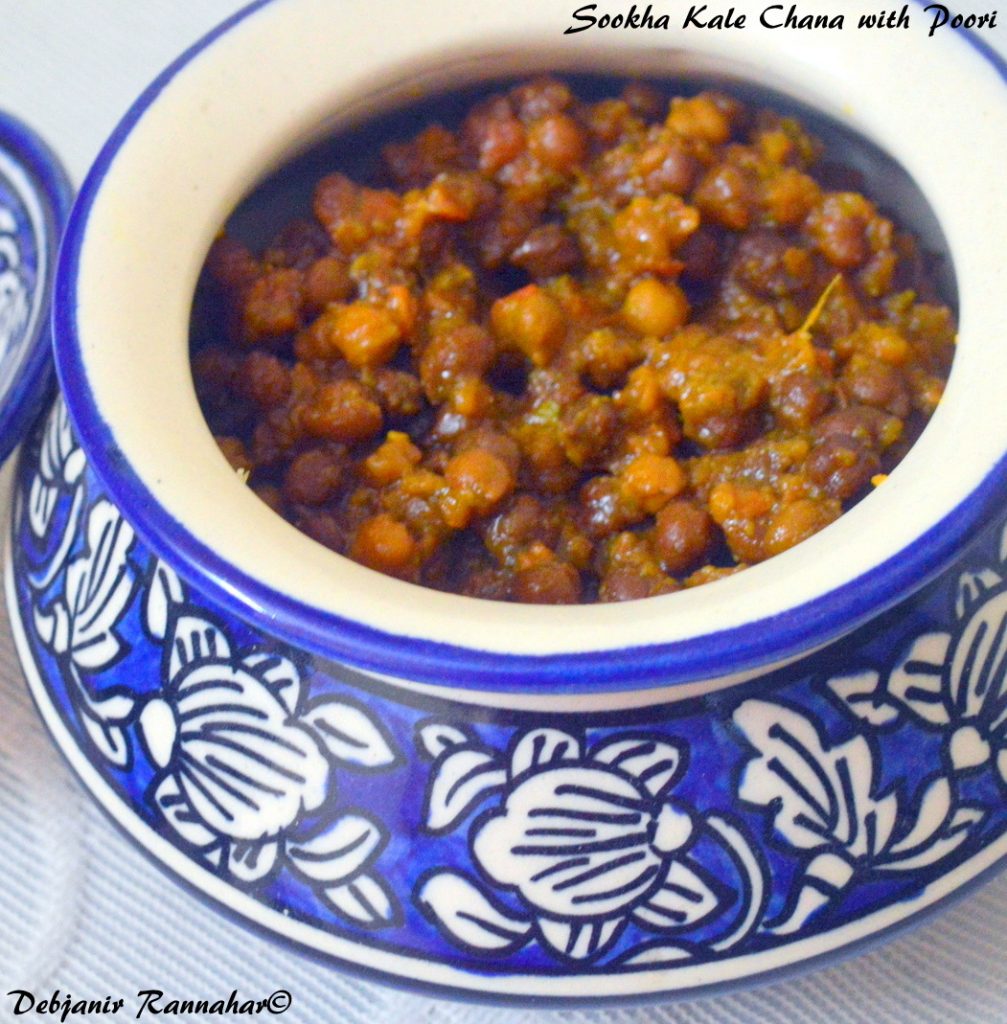 Sookha Kala Chana with Poori