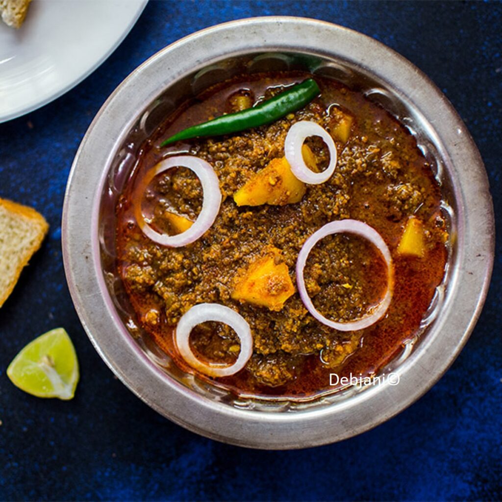 Bengali Keema Curry a.k.a Mincemeat Curry with Potato Chunks