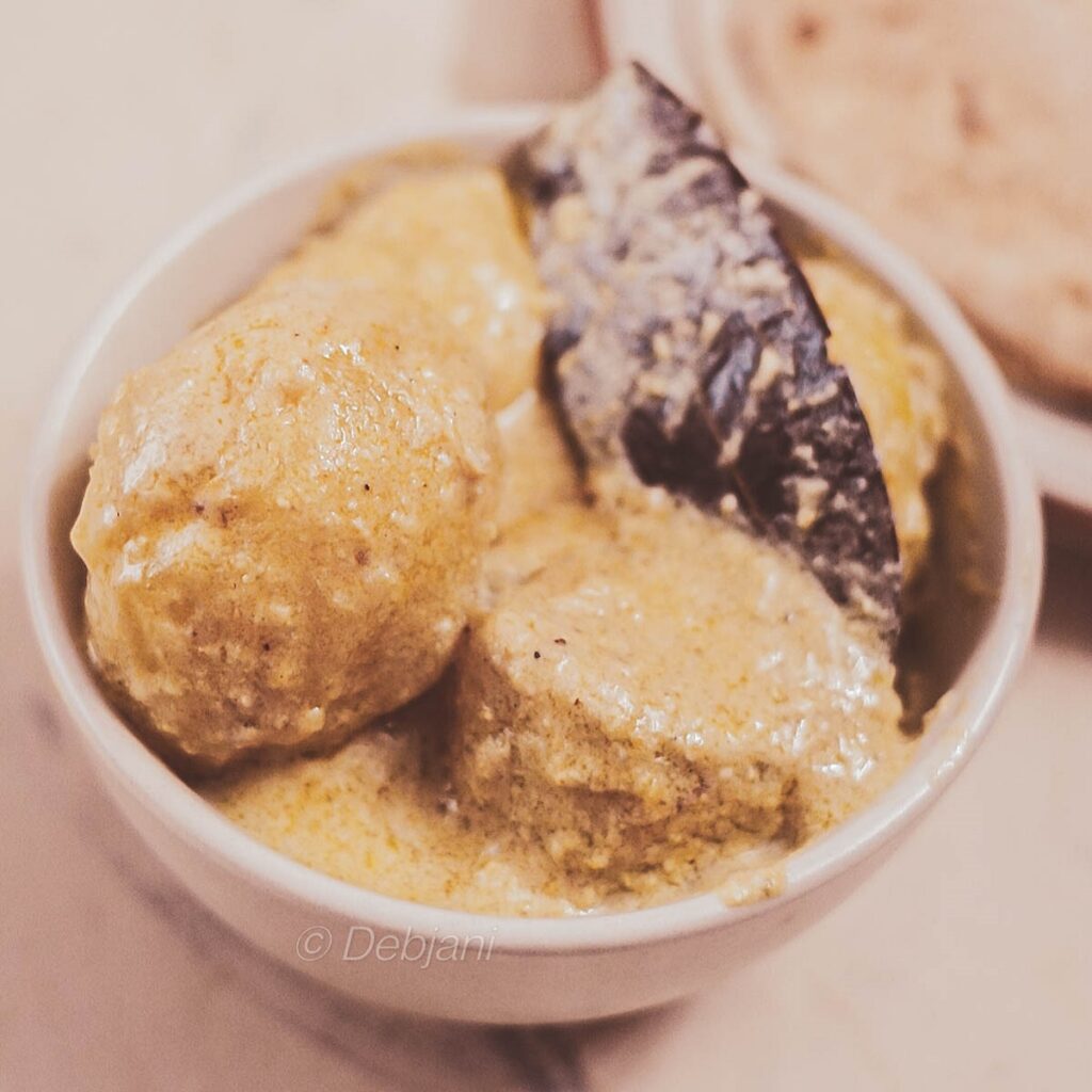 Sada Aloor Dum Recipe Debjanir Rannaghar