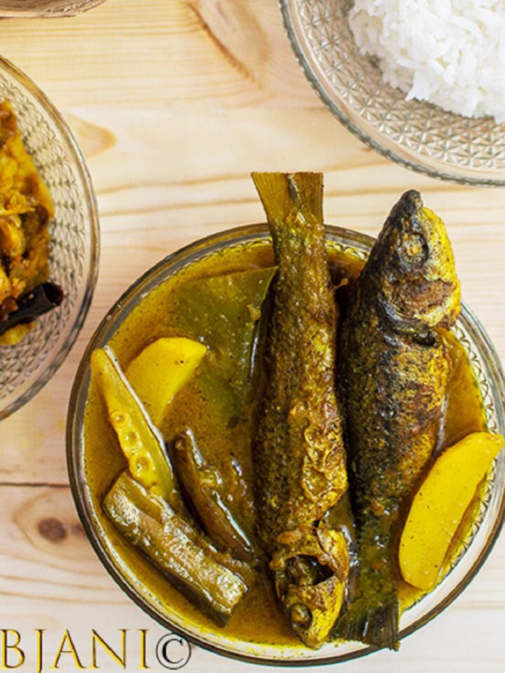 Rui Macher Jhol Jhinge, Aloo diye recipe Debjanir Rannaghar