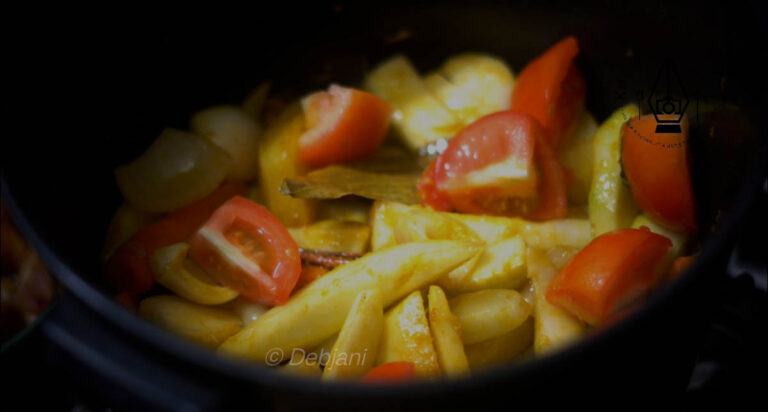 Morshumi Sobji diye Murgir Jhol recipe with video Debjanir Rannaghar