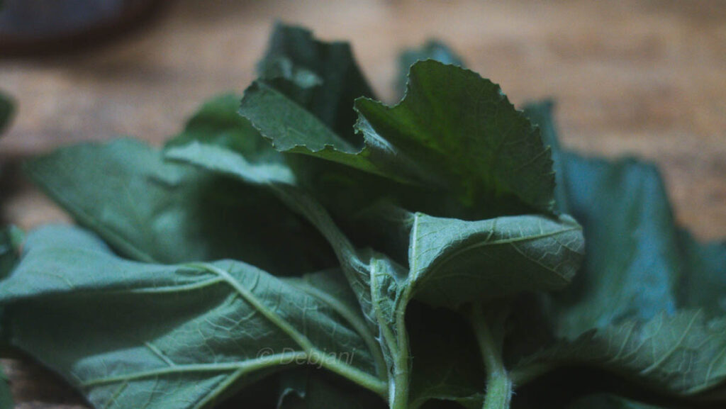 Choddo Shak Recipe with Video Debjanir Rannaghar