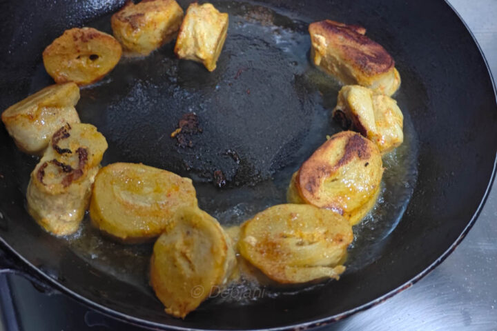 Soya Chaap Masala Recipe - Restaurant-style | Soya Chaap Curry North ...