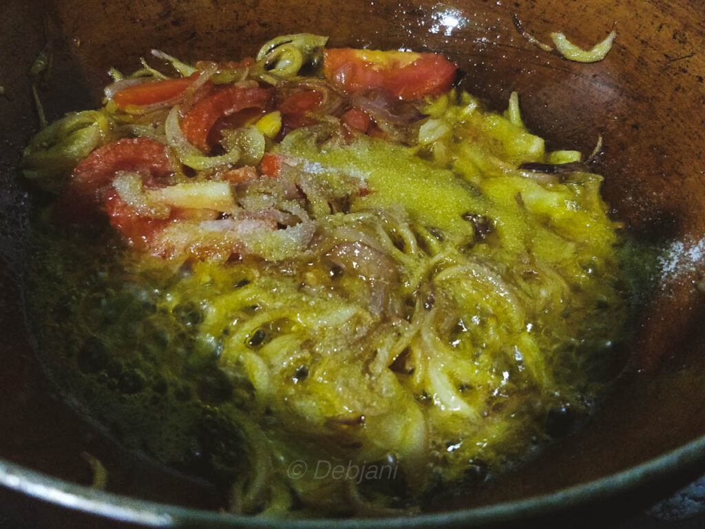 Piyaj Posto | Bengali Peyaj Posto Recipe - Debjanir Rannaghar