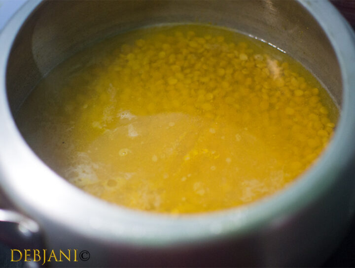 Cholar Dal aka Bengali Narkel diye Cholar Daal Recipe